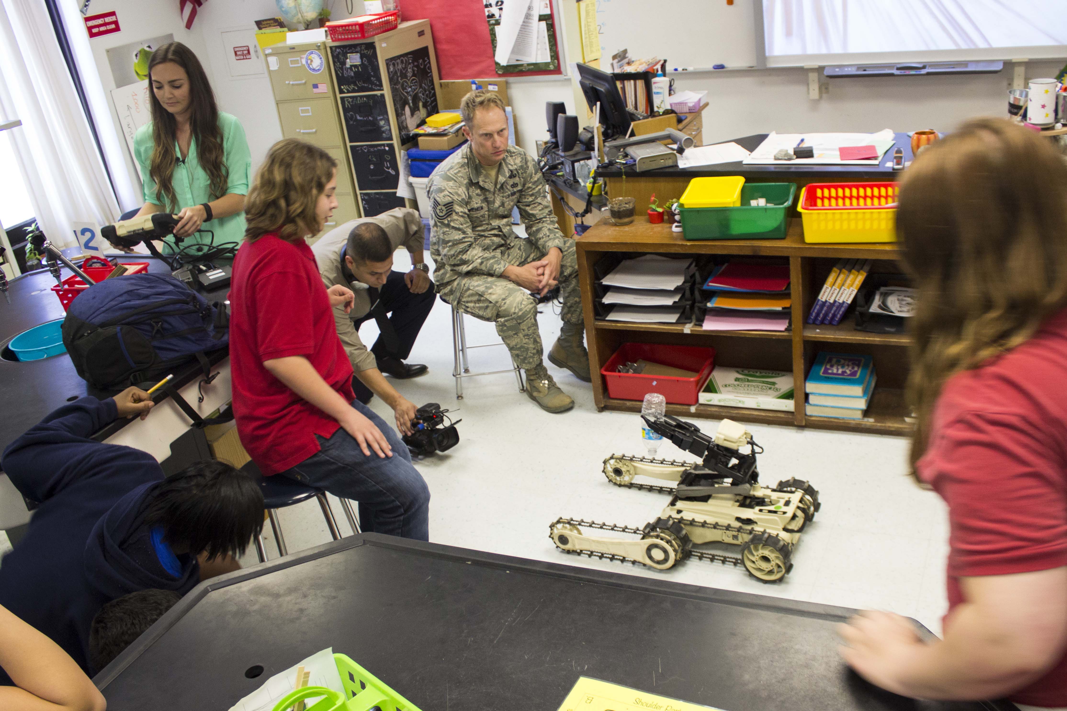AFCEC engineers introduce students to robotics > Air Force Civil ...