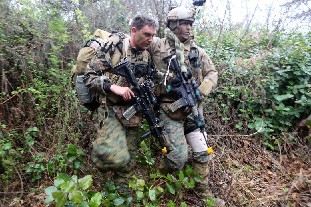 Reconnaissance and surveillance patrol hones Marines’ readiness