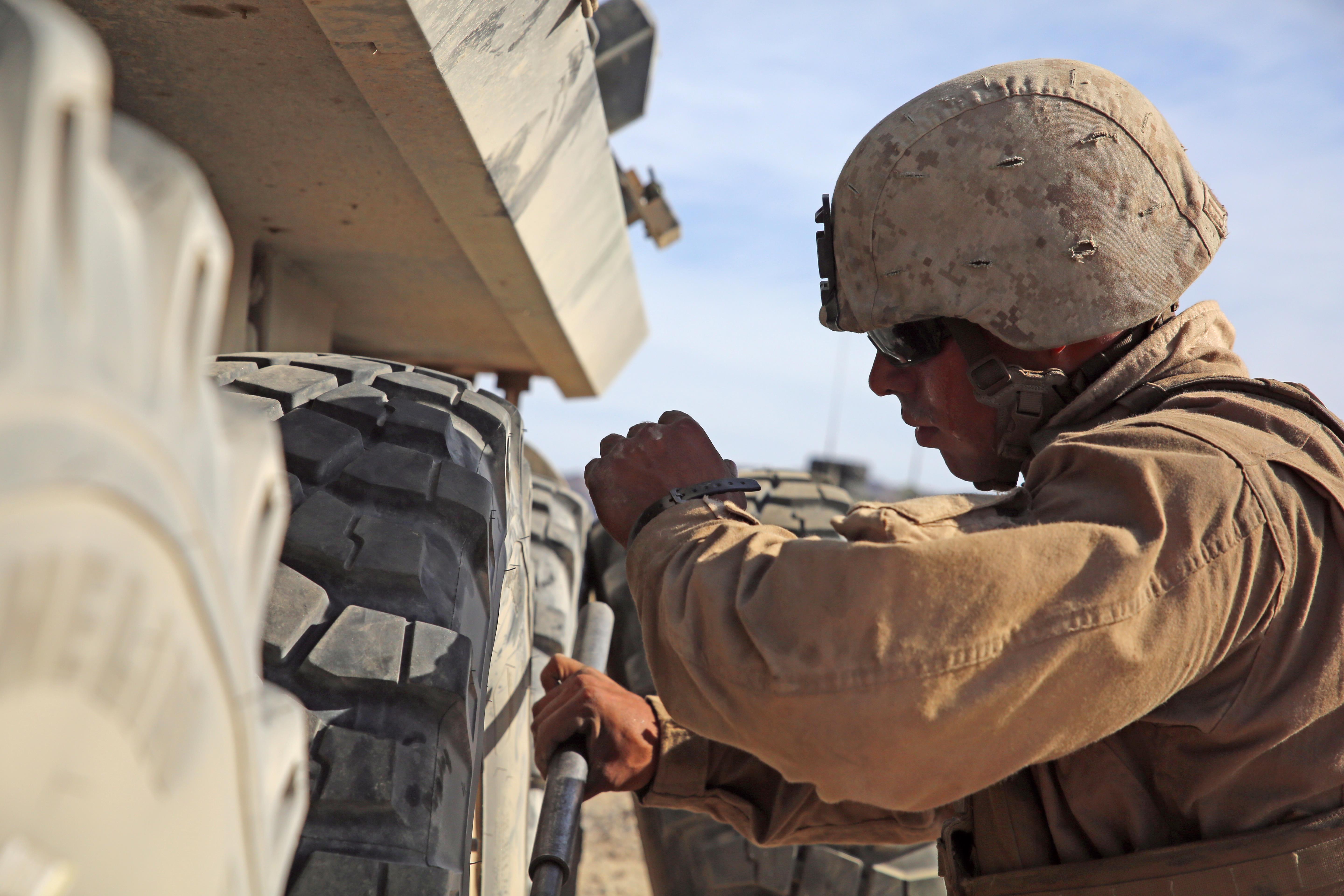 Integrated Task Force mechanized Marines roll through MCOTEA assessment