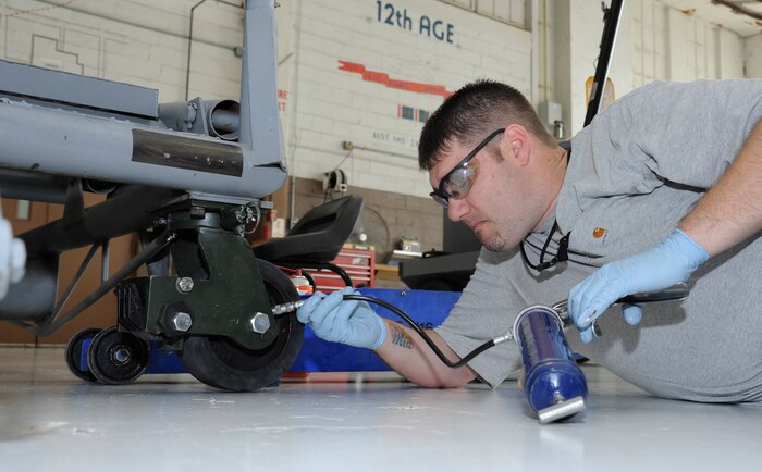 ‘AGE Rangers’ provide ground power for airborne mission