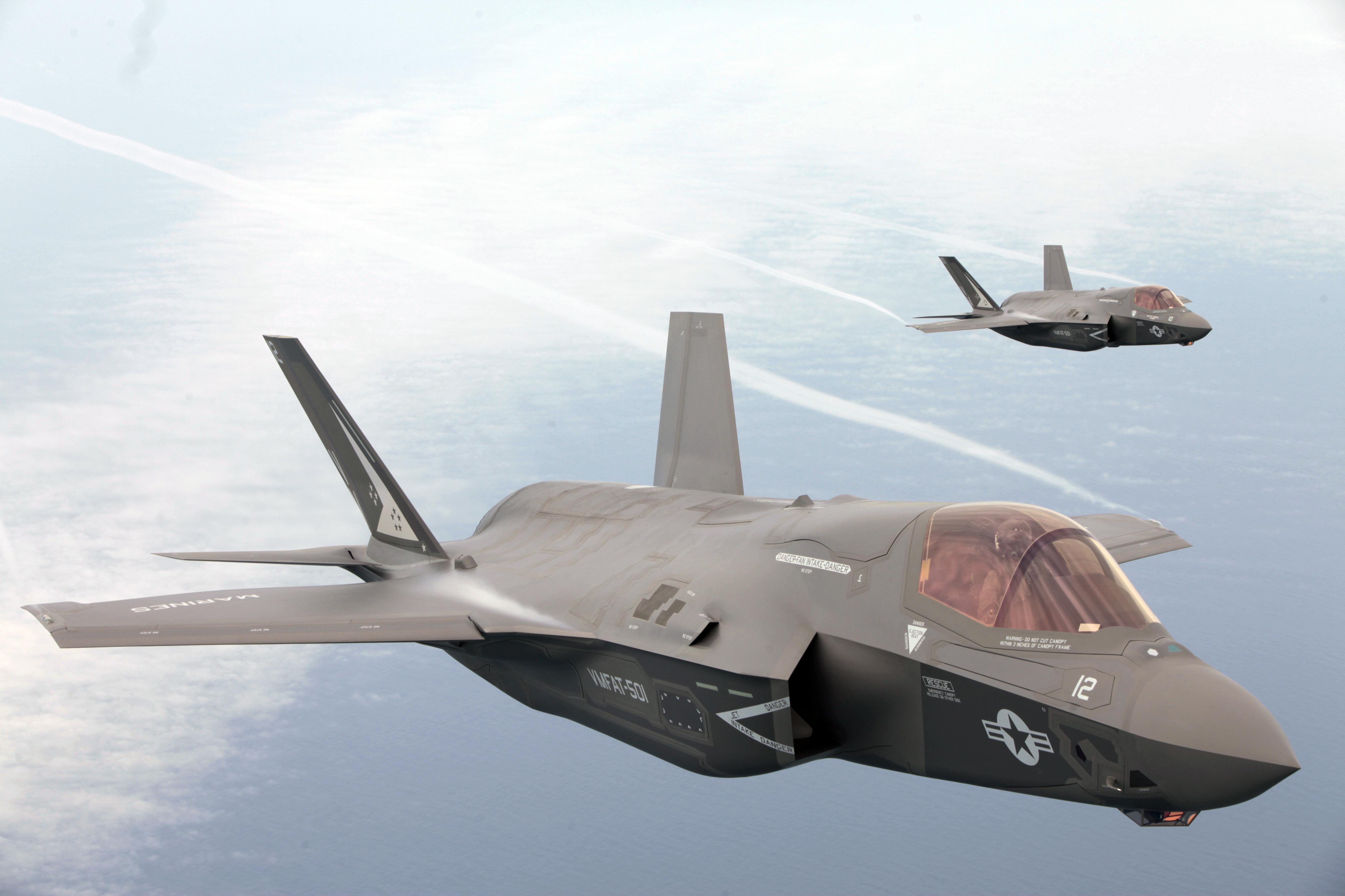 JSF pilots practice refuels, hone vital capability