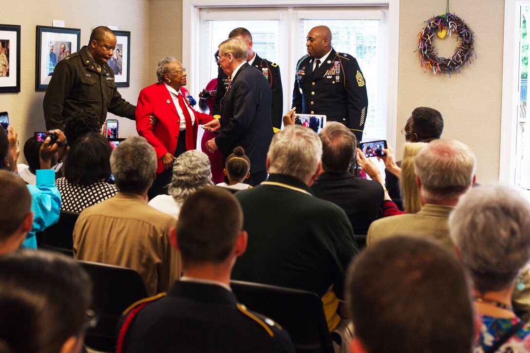 U.S. Sen. Johnny Isakson of Georgia, Army Brig. Gen. James R. Blackburn ...