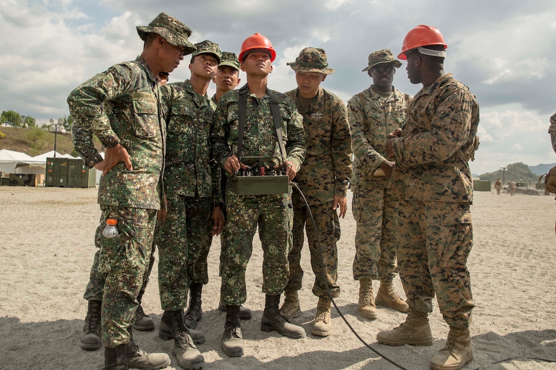 Philippine, U.S. Marines develop logistical prowess