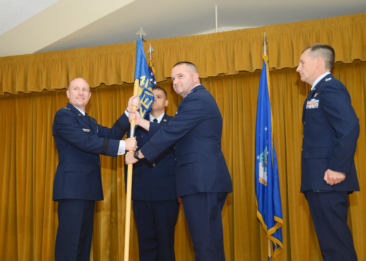 Davis takes charge of 412th Electronic Warfare Group > Edwards Air ...