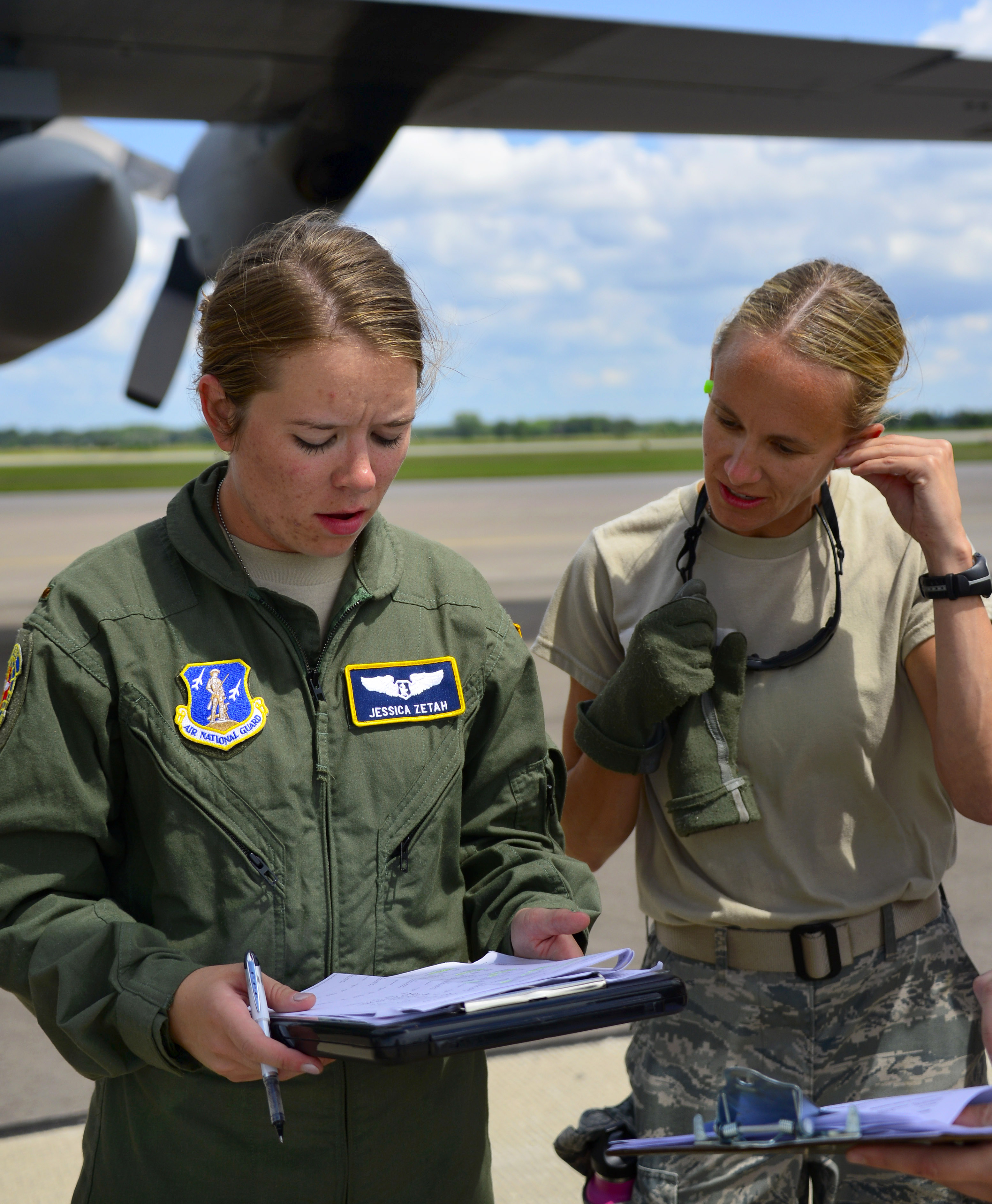 U.S. Air Force 2nd Lt. Jessica Zetah, left, receives patient ...