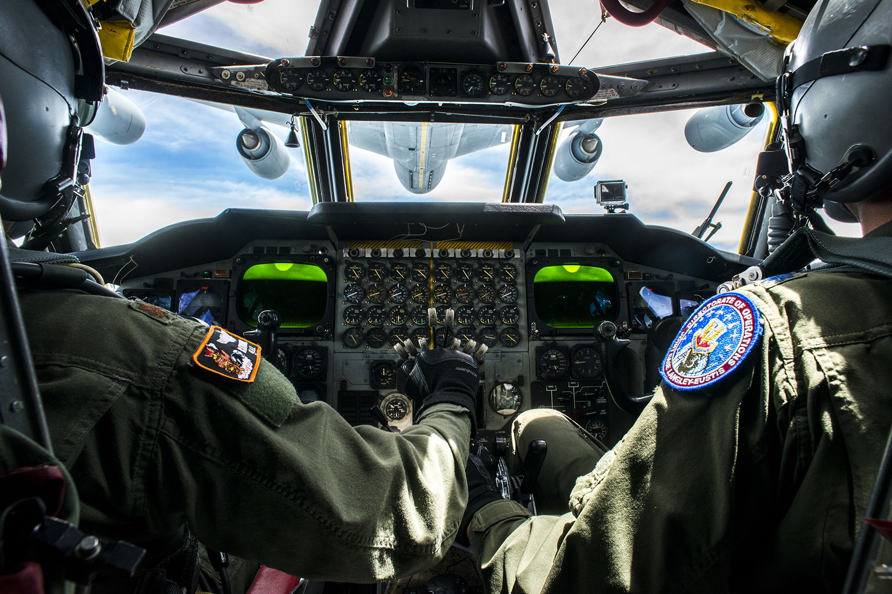 Filling up in the BUFF > 307th Bomb Wing > Article Display