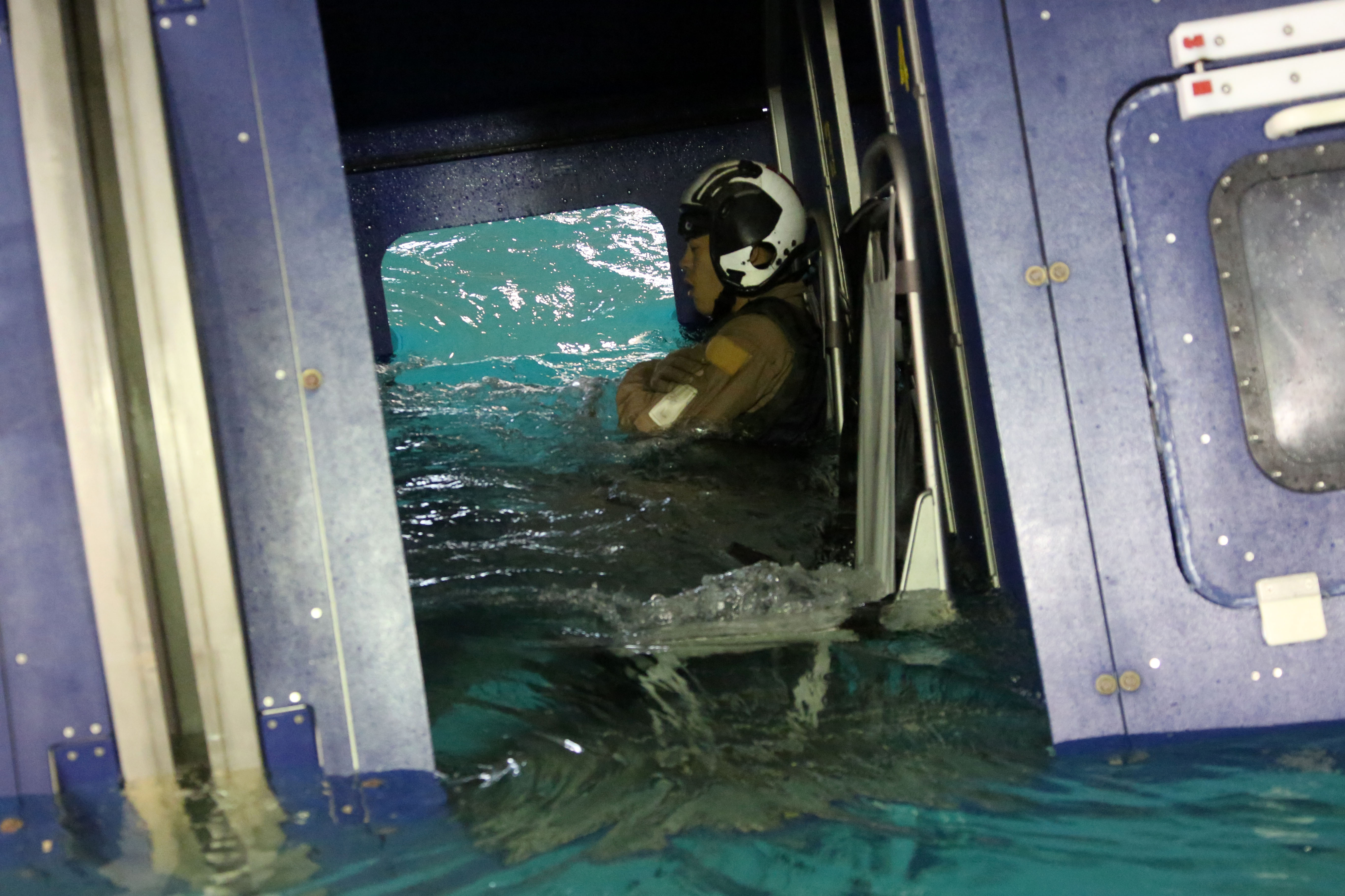 Marines conduct life saving water survival training