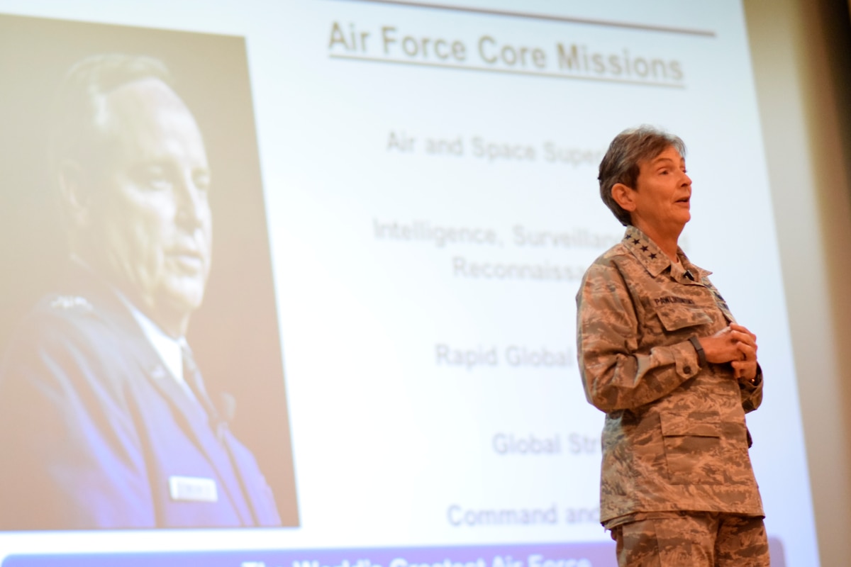 PHOTOS: AFMC Commander visits Tinker AFB > Tinker Air Force Base ...