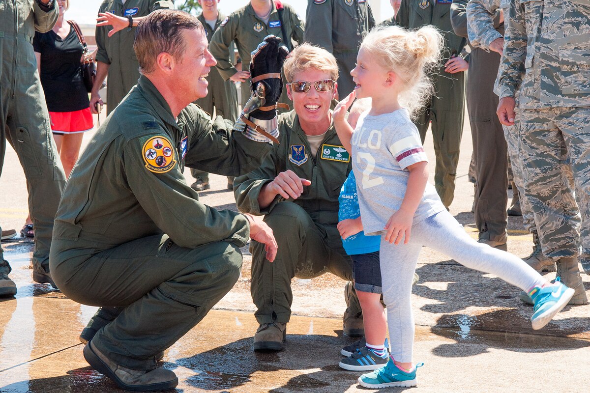 Col. Schultz takes his final flight > 307th Bomb Wing > Article Display
