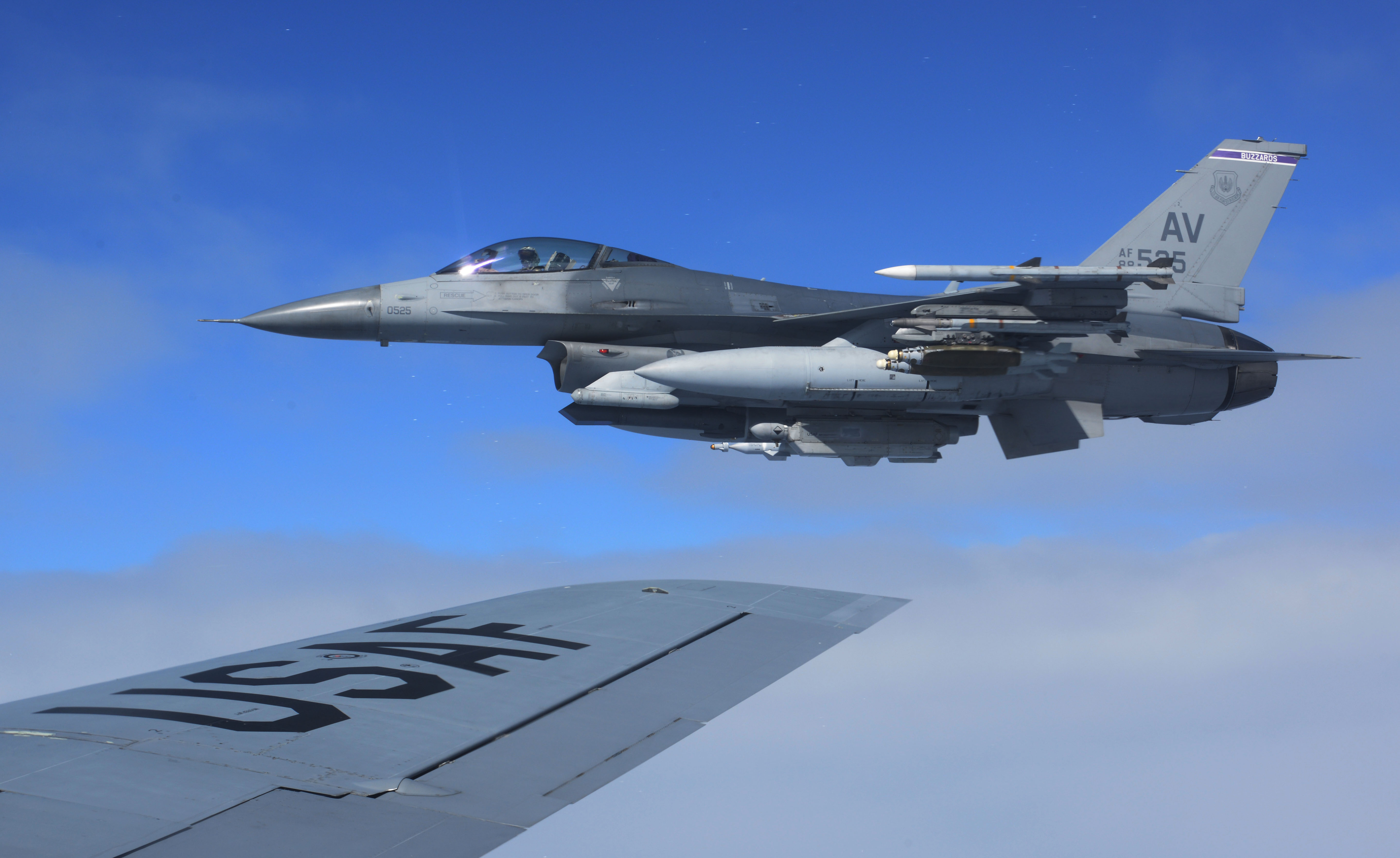RAF Mildenhall refuels Aviano F-16s deploying to Turkey > U.S. Air ...