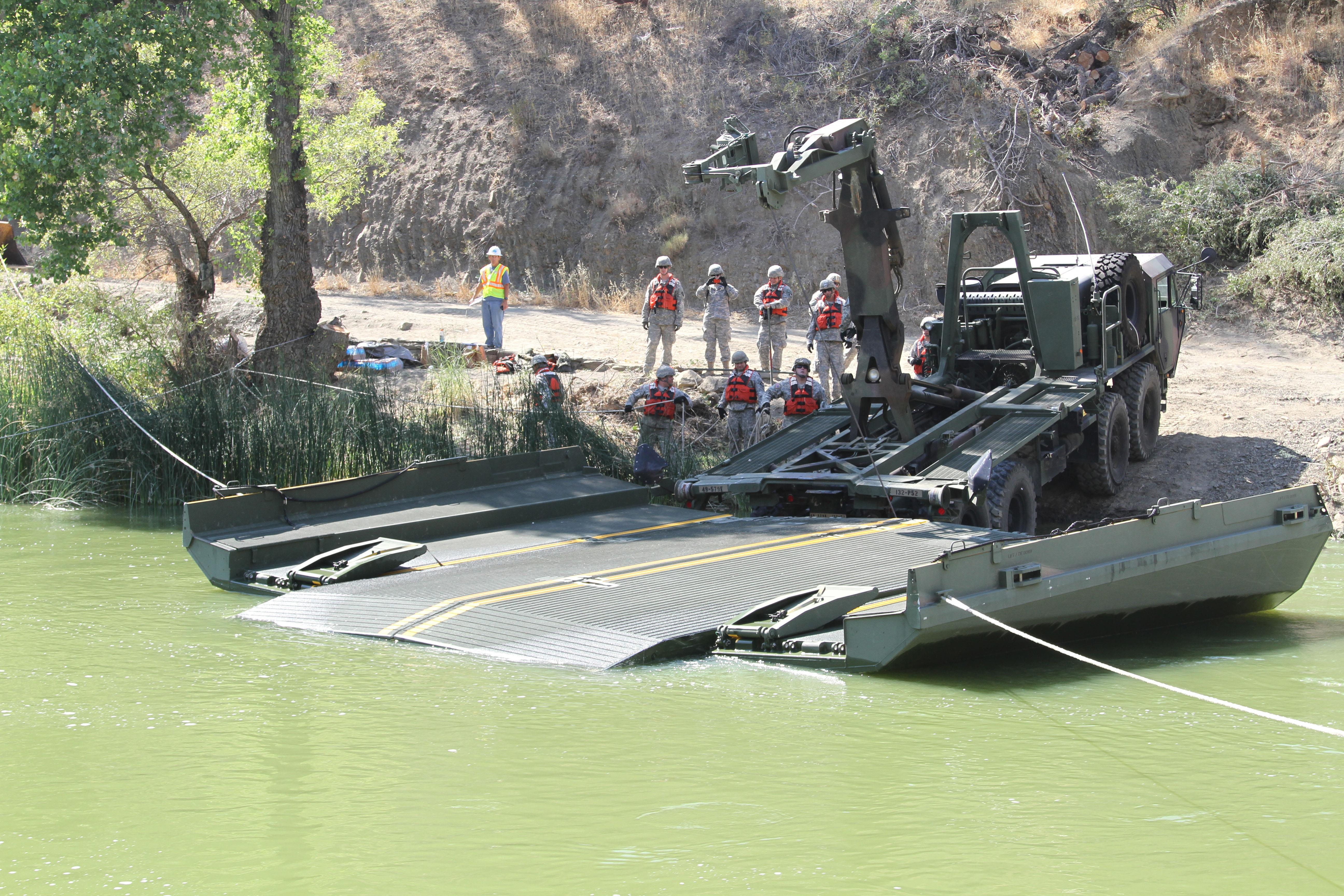 California Guard bridge company crafts water crossing to fight fires ...