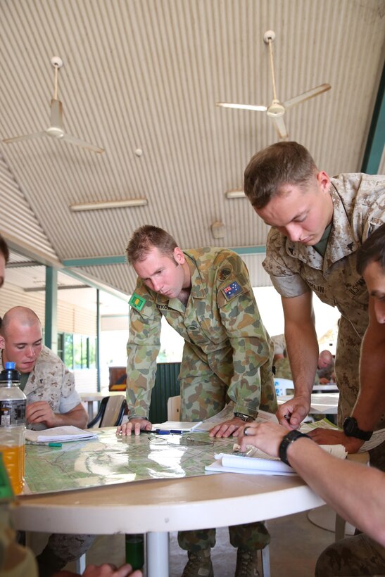 MRF-D Marines, Australians attend squad leader course
