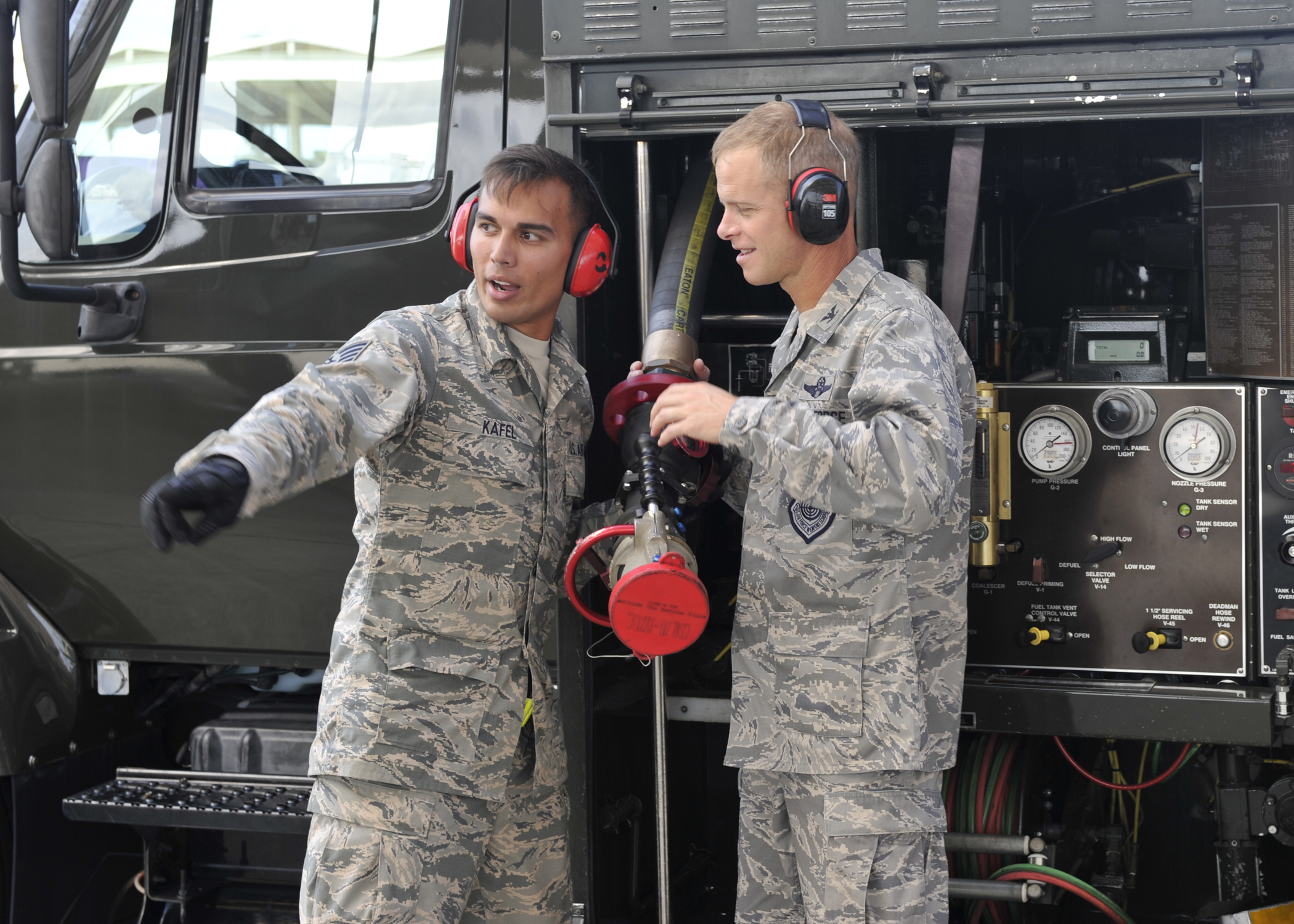 Fuels NCO shadowed by commander > Tyndall Air Force Base > Article Display