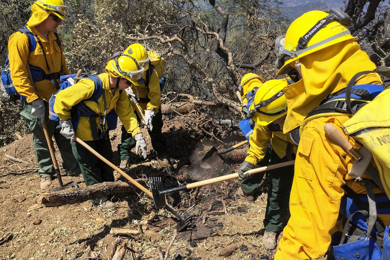 DoD, National Guard Help Fight Western Wildfires > U.S. Department of ...