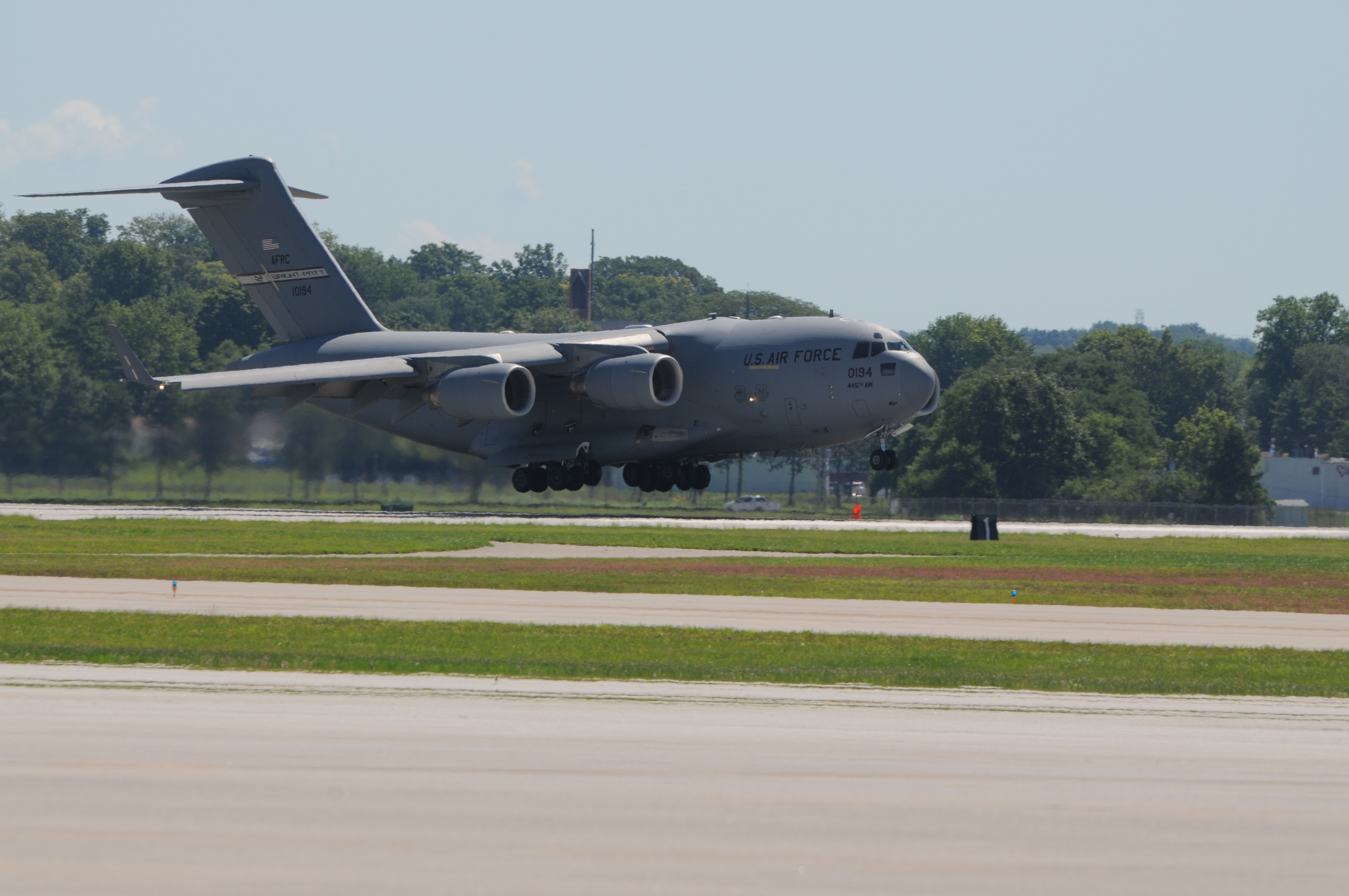 445 AW C-17 takes to the Ohio skies > 445th Airlift Wing > Article Display