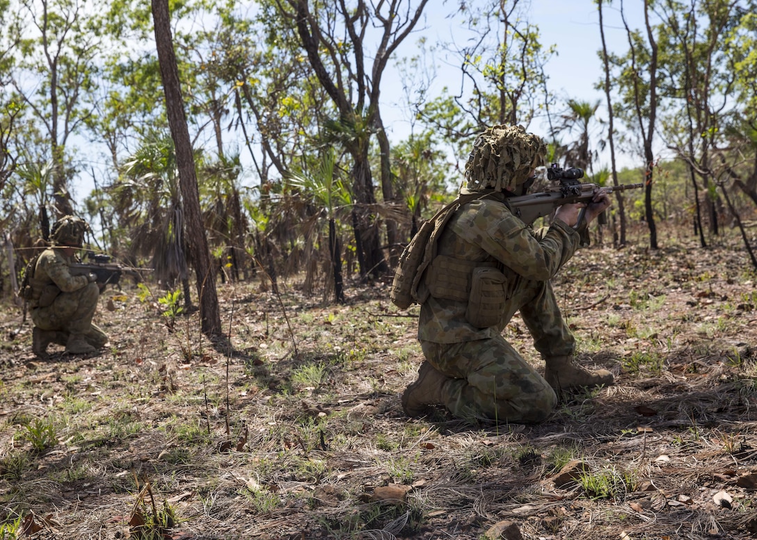 U.S. Marines and Australian soldiers conduct helicopter raid training