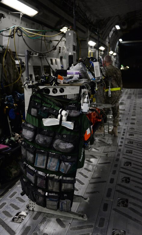 Aeromedical Evacuation teams keep patients moving > Air Force Medical ...