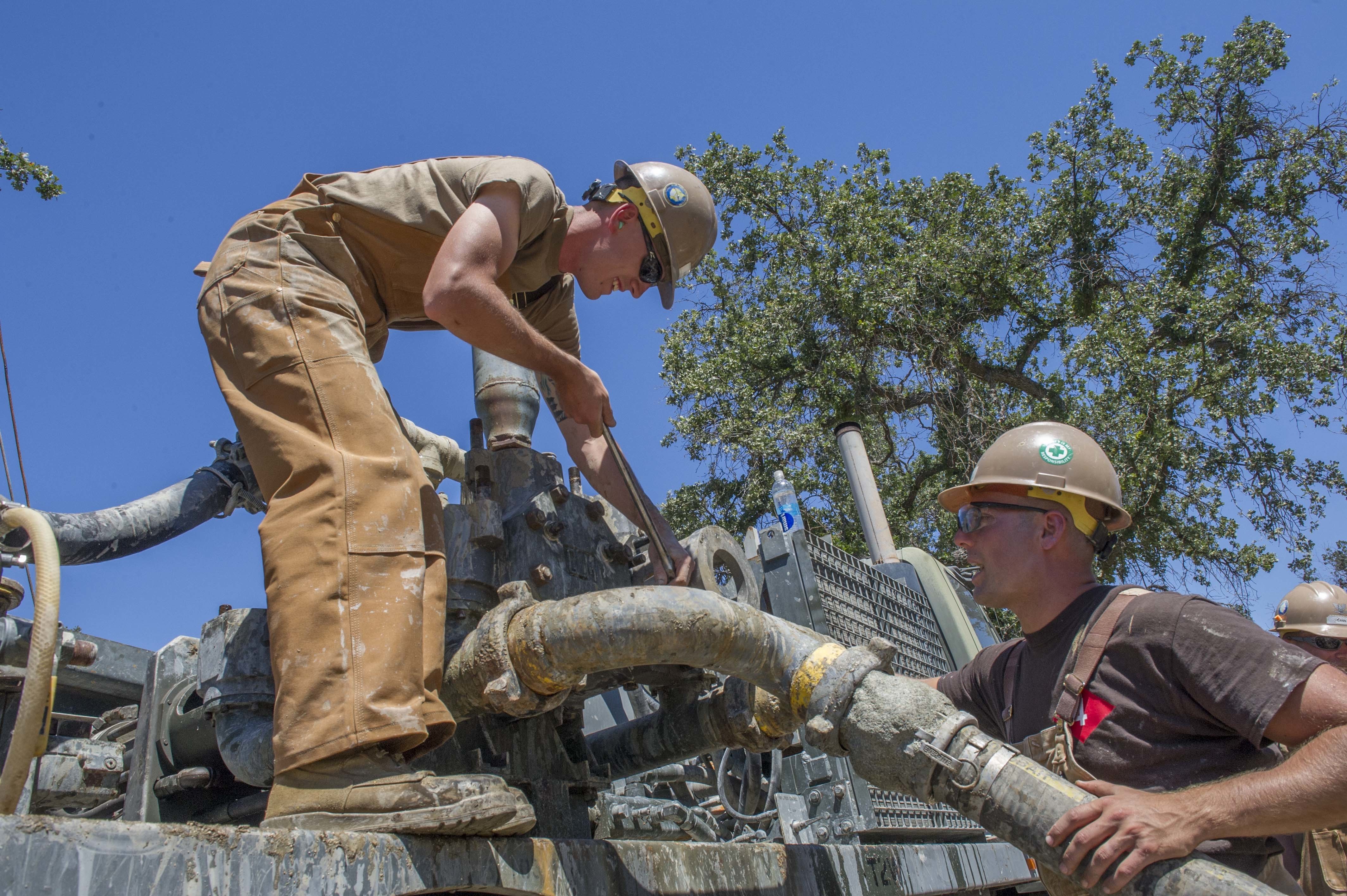 NMCB 4 Completes Water Well Training > United States Navy > display ...