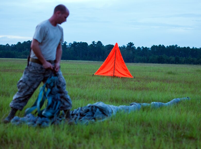 Parachute riggers enhance airdrop capabilities > Moody Air Force Base ...