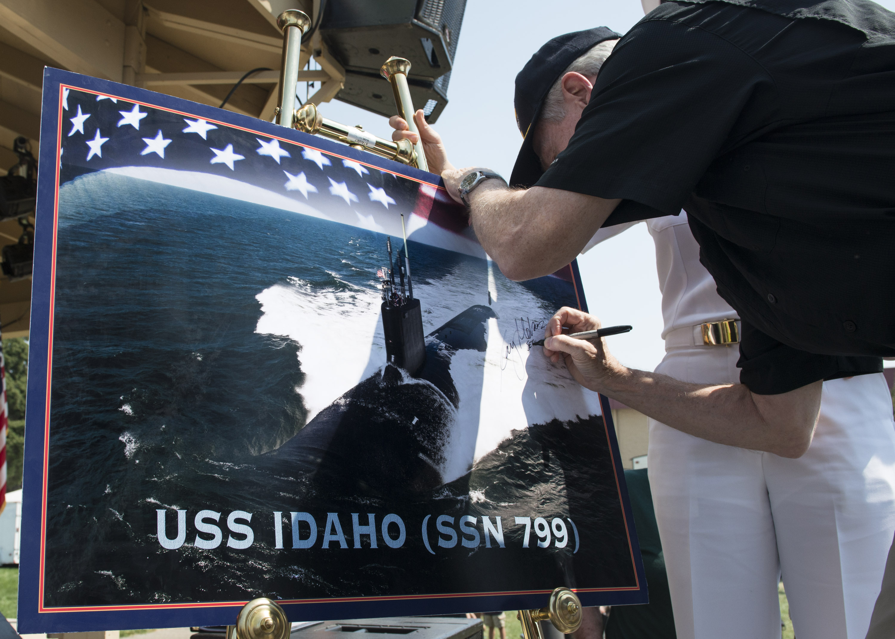 Secretary of the Navy Ray Mabus Names Virginia-Class Submarine > United ...