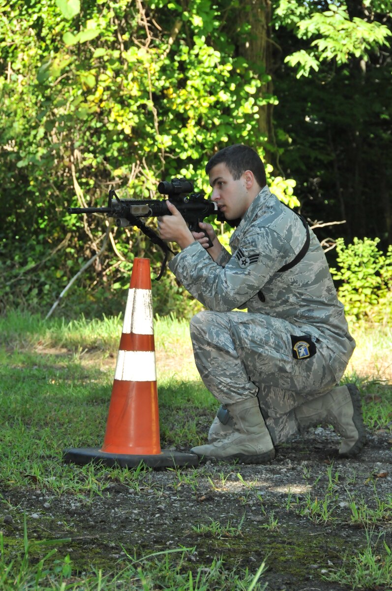 911 SFS members conduct shoot, move, communicate training > Pittsburgh ...