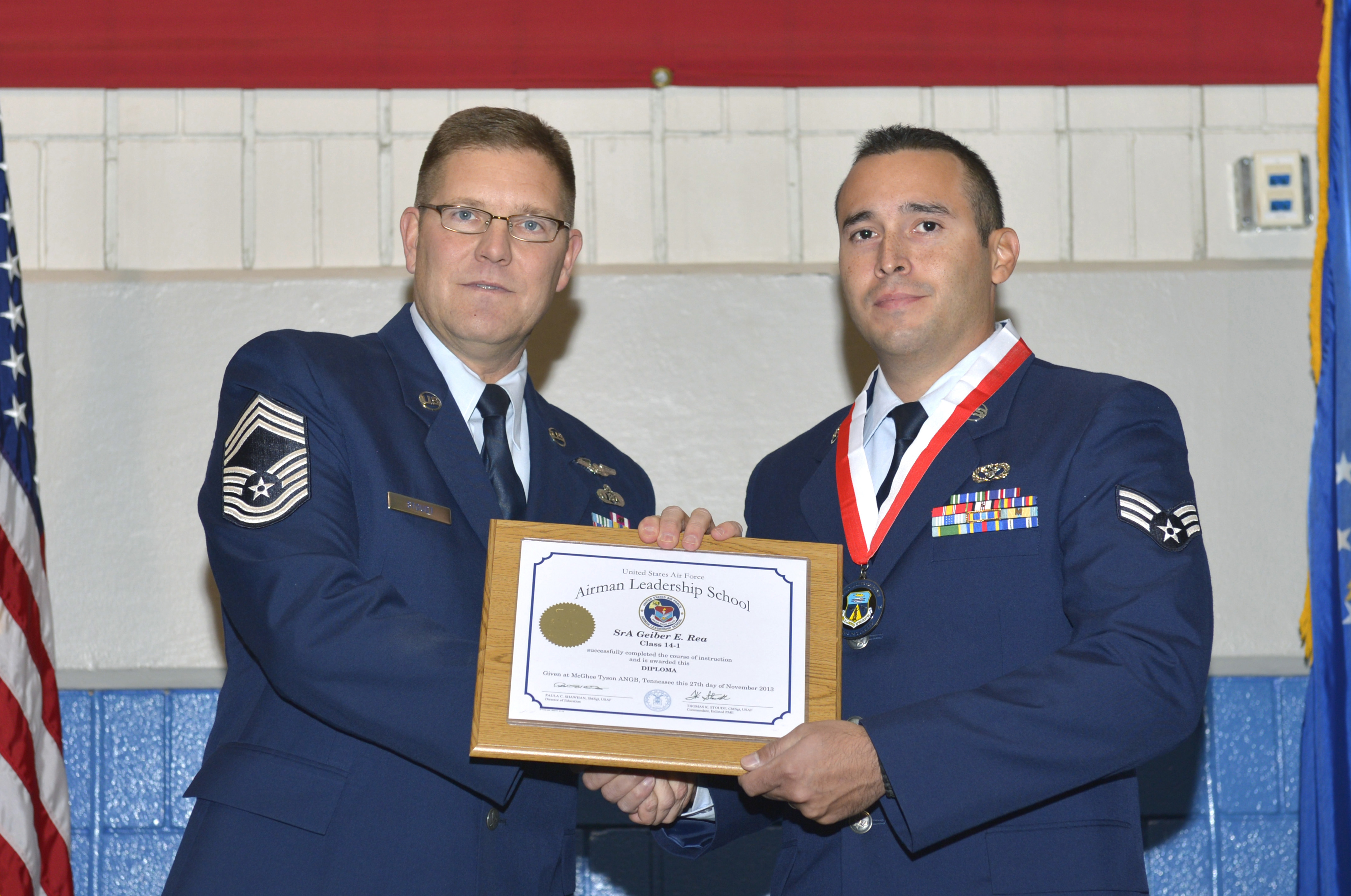 ALS Class 14-1 student receives distinguished graduate award