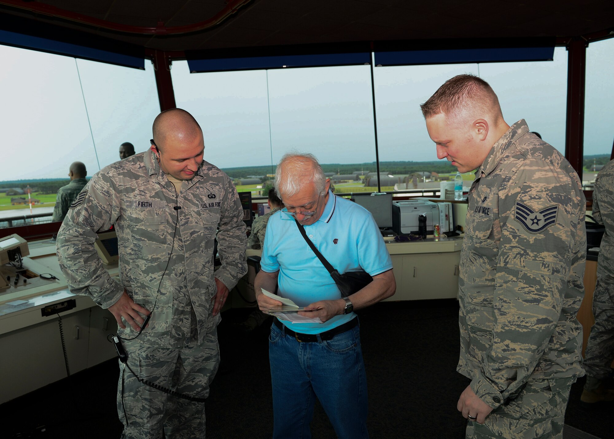 48th OSS blown away with visit from past Airman > Royal Air Force ...