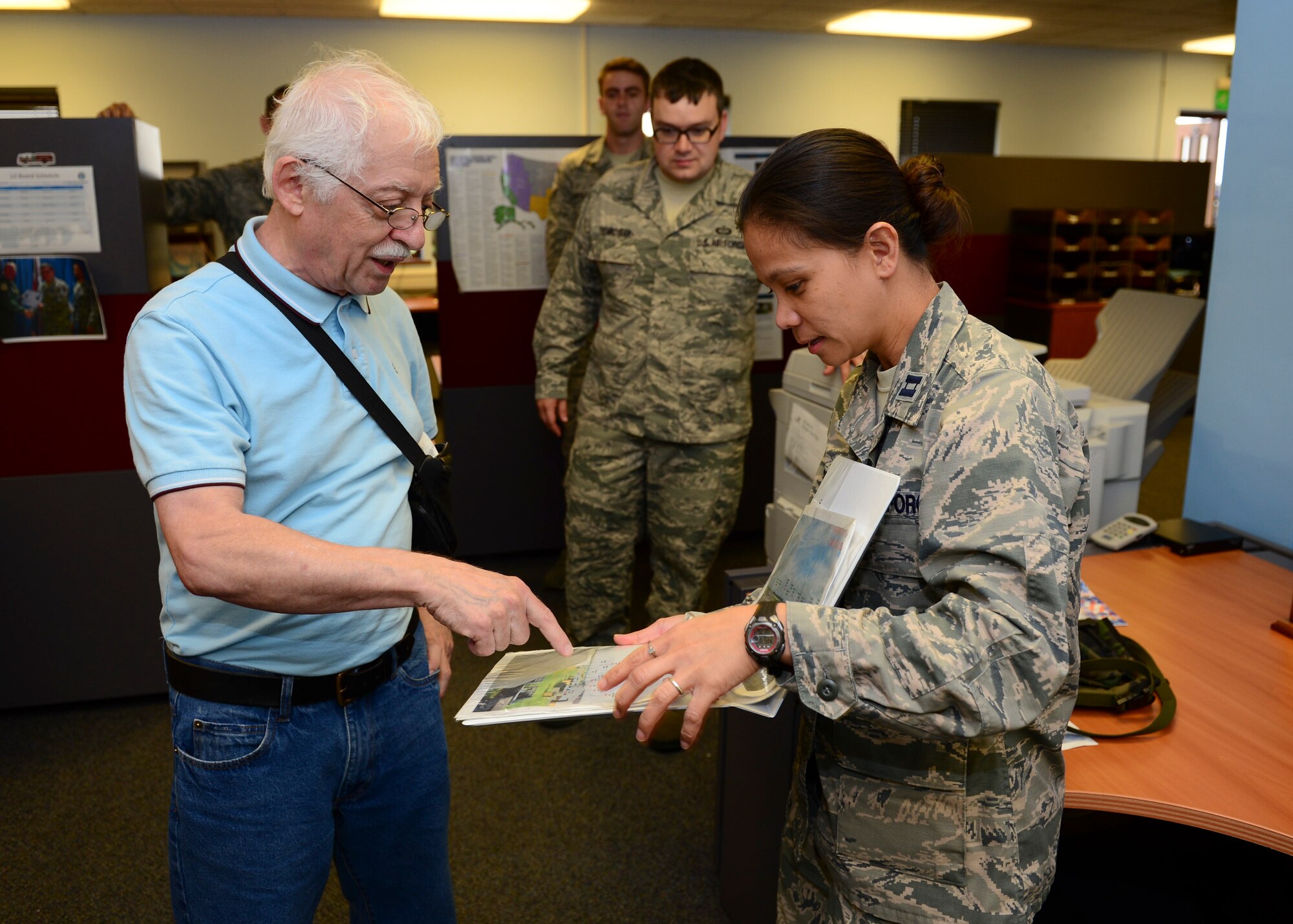48th OSS blown away with visit from past Airman > Royal Air Force ...