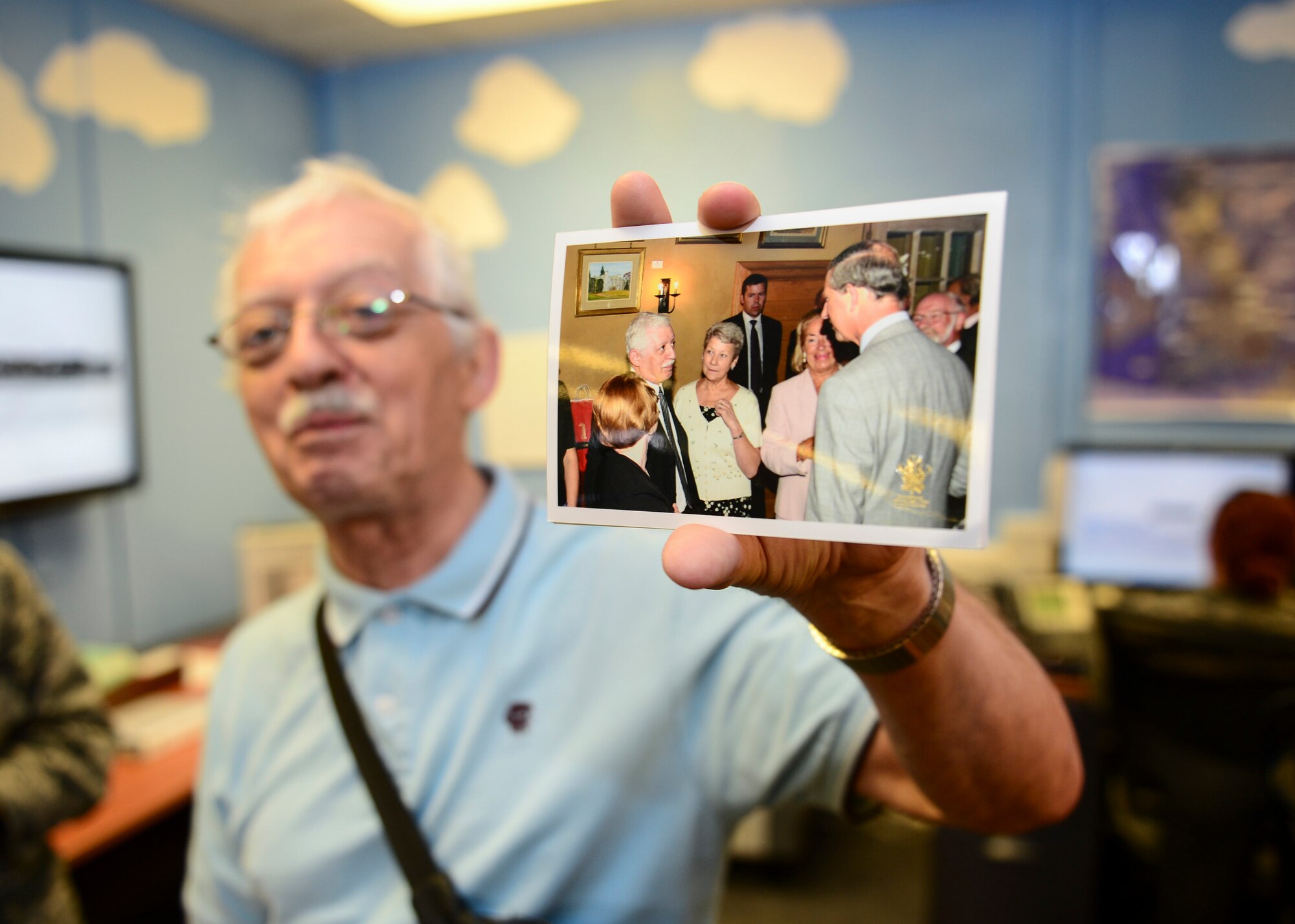 48th OSS blown away with visit from past Airman > Royal Air Force ...