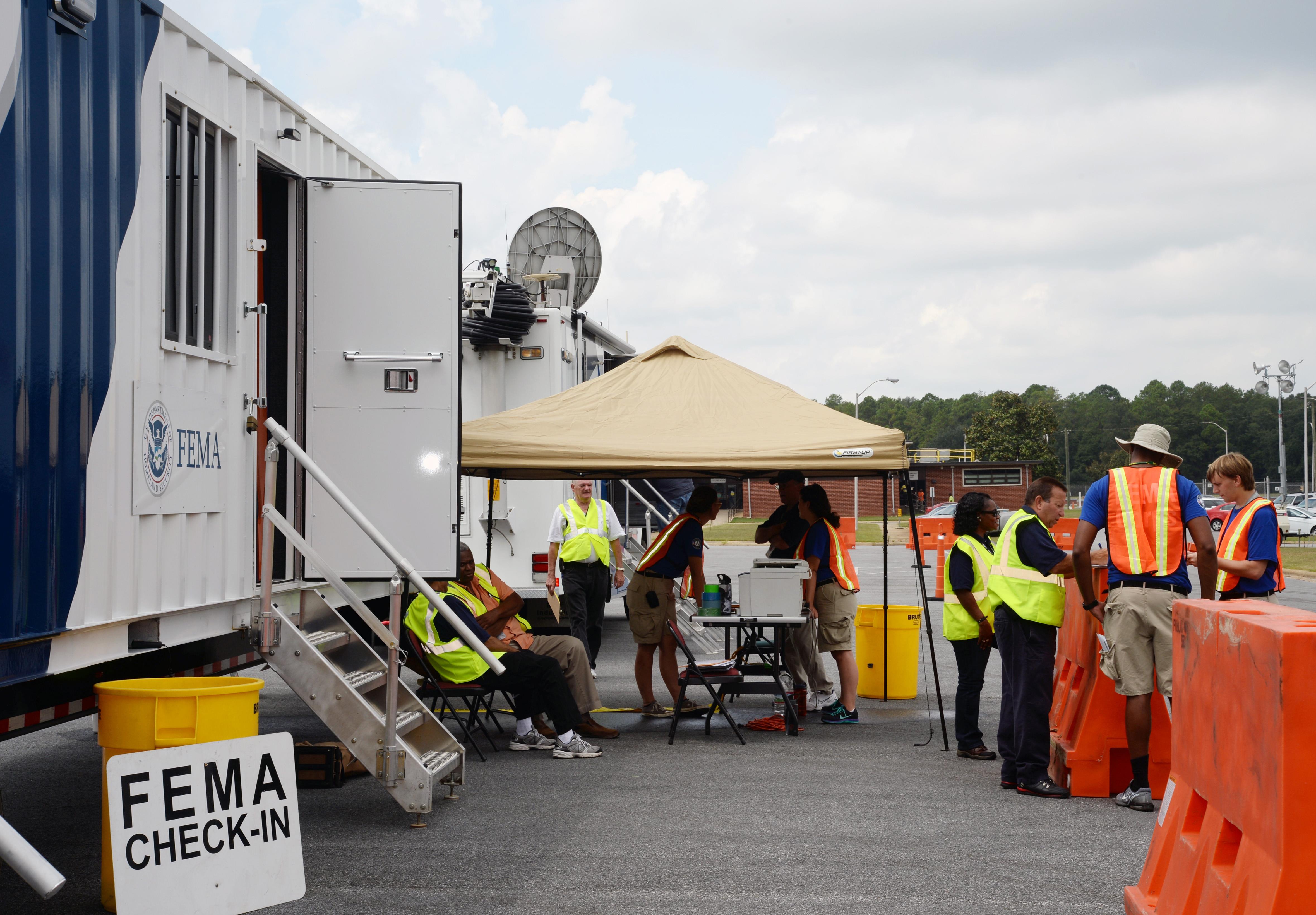 FEMA pre-stages trailers at MCLB Albany in preparation for Tropical Storm Erika > Marine Corps ...
