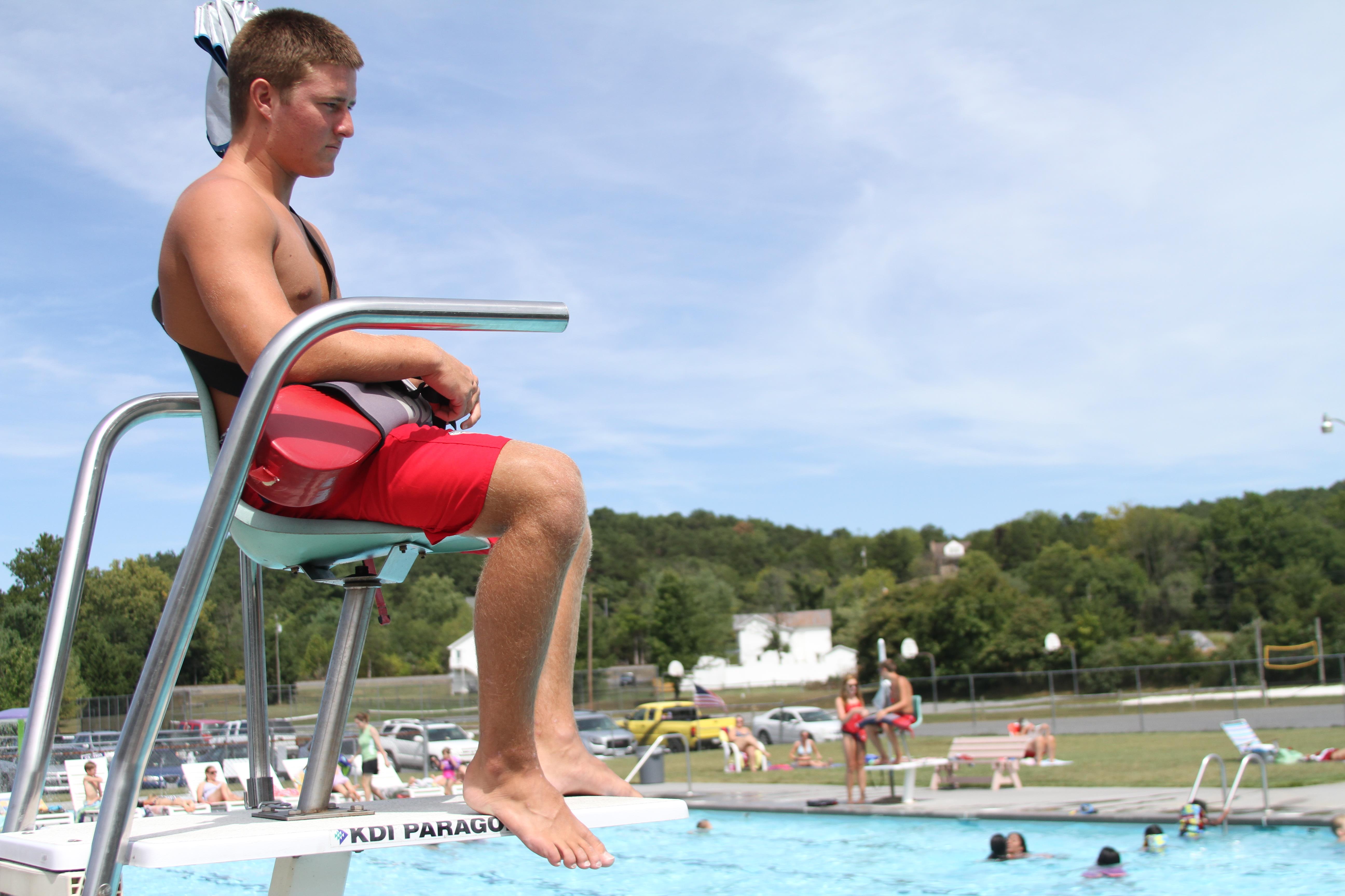 Strasburg, Virgina native saves life in pool