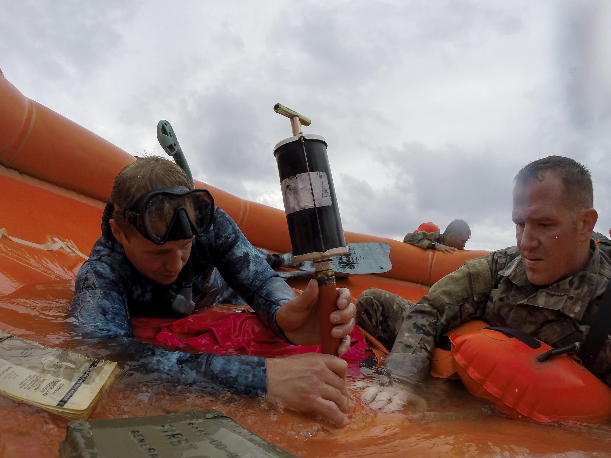 353rd SOSS SERE conducts water survival training > 353d Special ...
