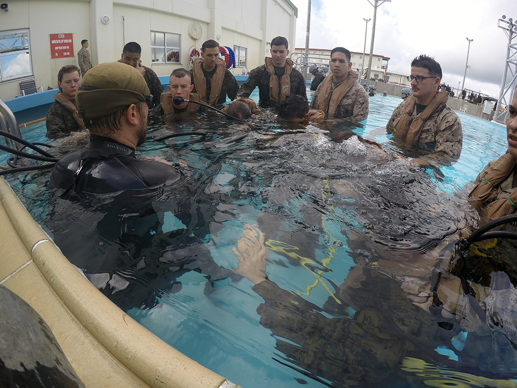 31st Marine Expeditionary Unit Shallow Water Egress Training > U.S ...