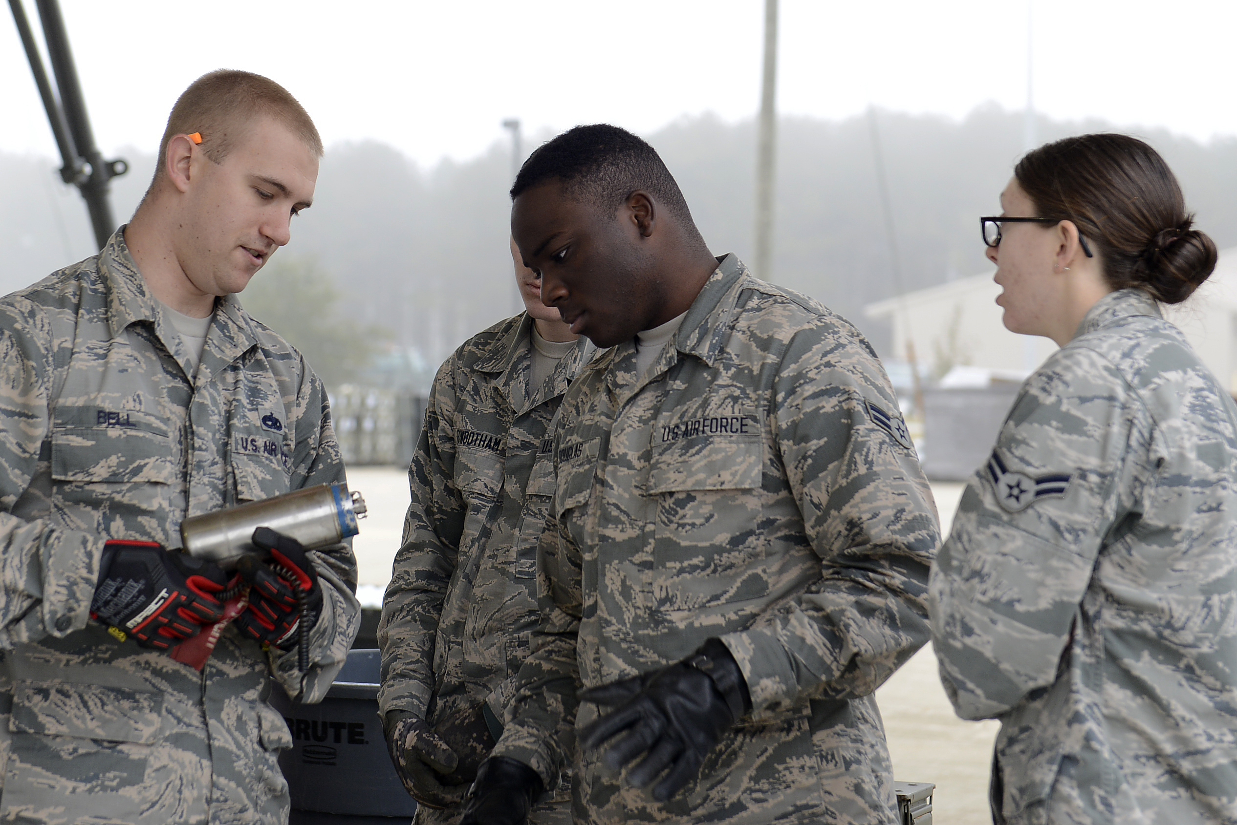 Airmen get hands on with bombs