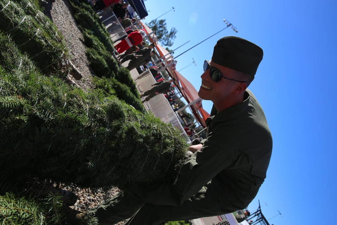 Tree giveaway spreads holiday cheer through MCAS Miramar