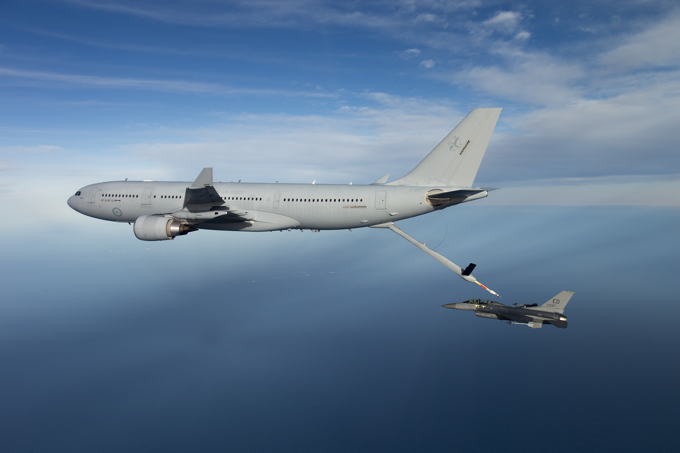Australian Aerial refueler connects USAF and RAAF test teams > Edwards ...