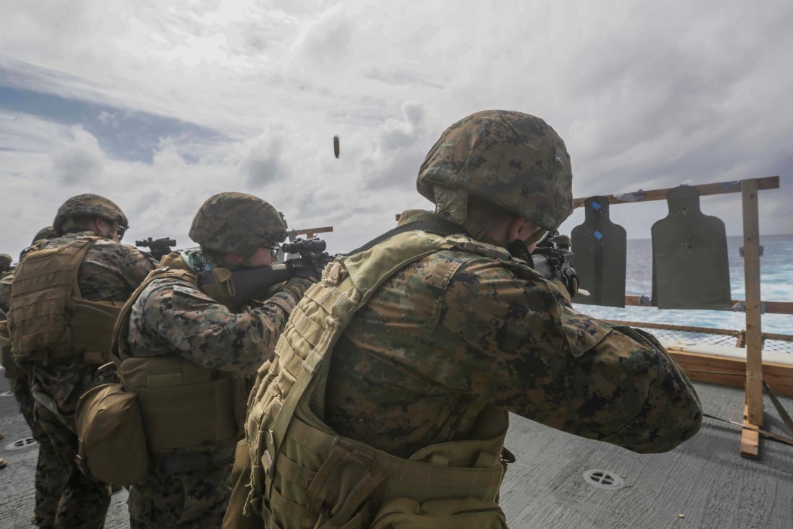 Click off safe: 15th MEU conducts deck shoot