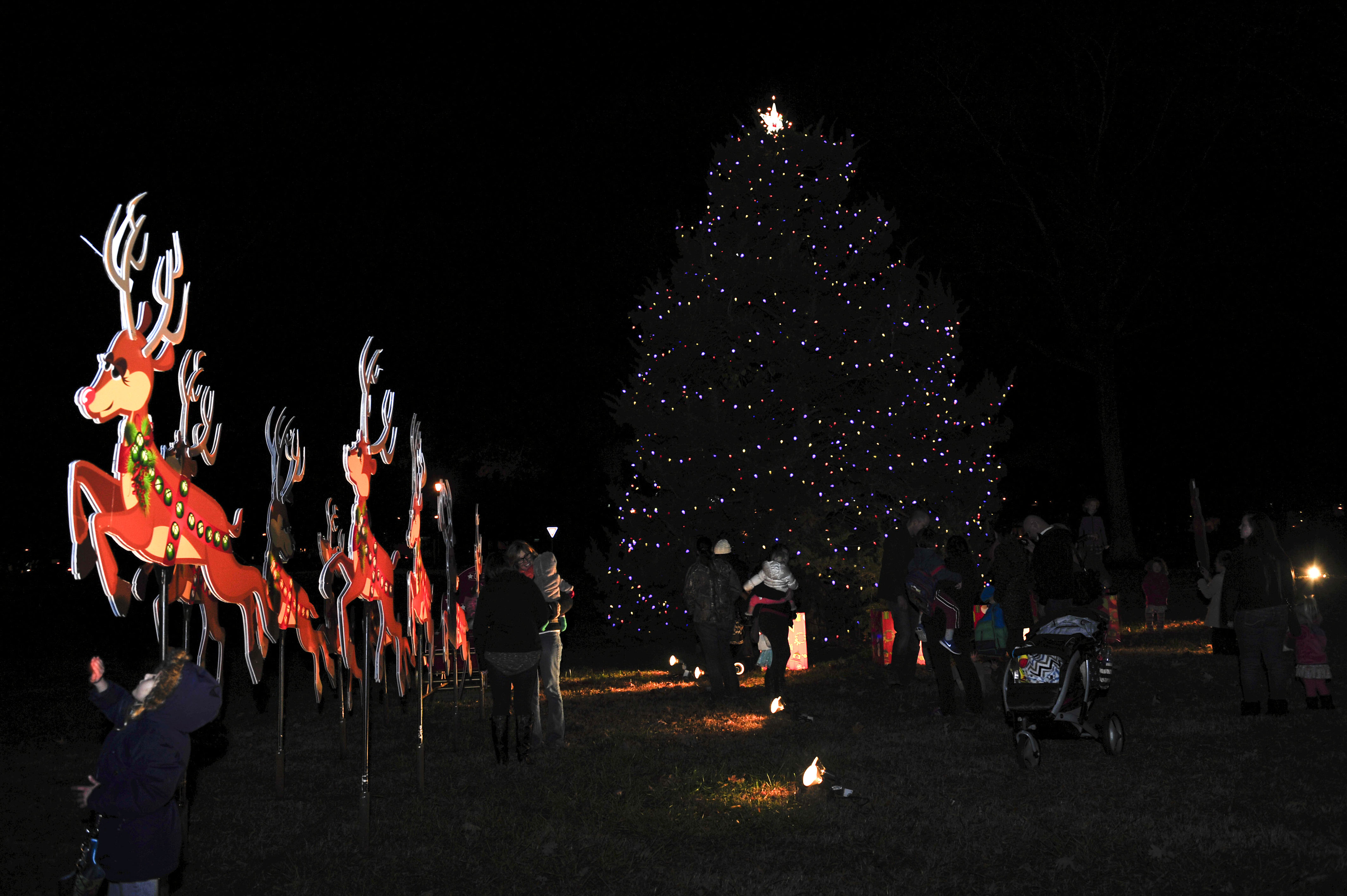 Fort Eustis hosts 60th tree lighting ceremony > Joint Base Langley ...
