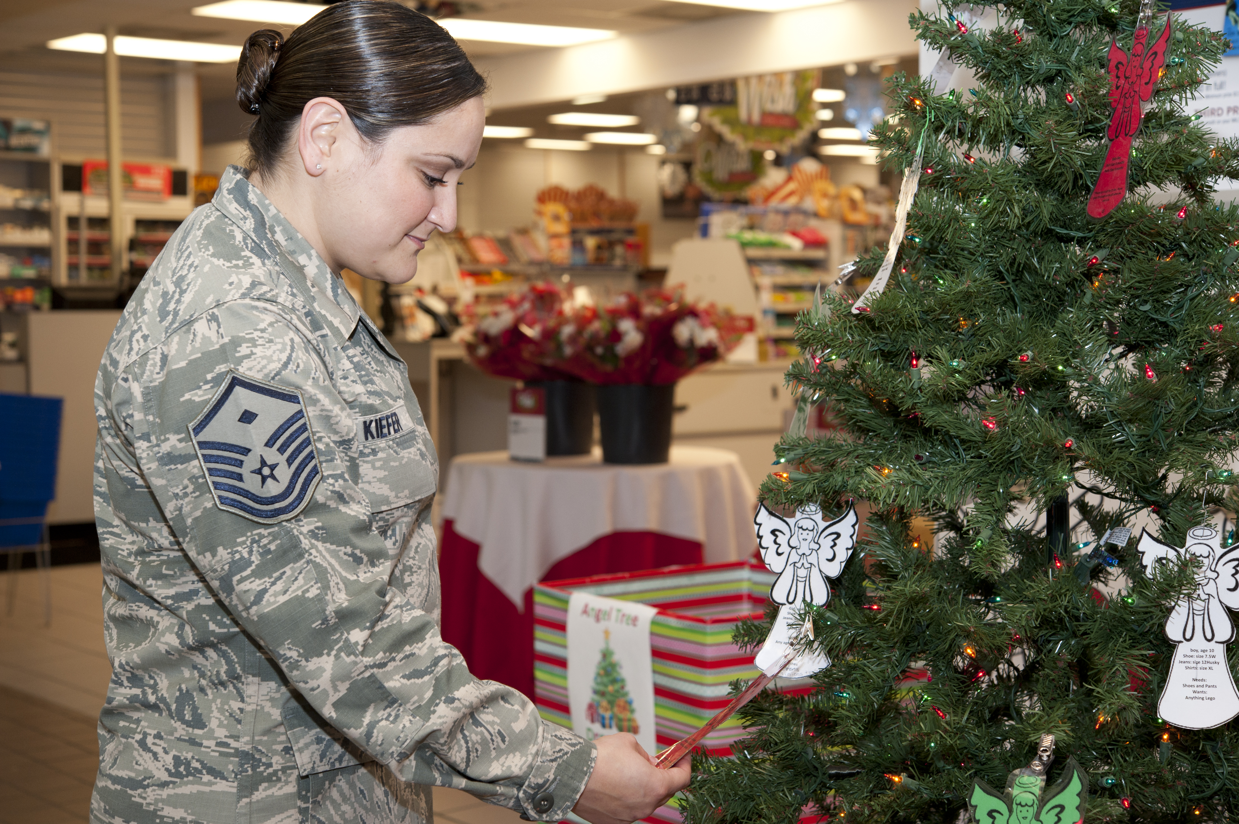 Vance 1st Sgts decorate Angel Tree > Vance Air Force Base > Article Display