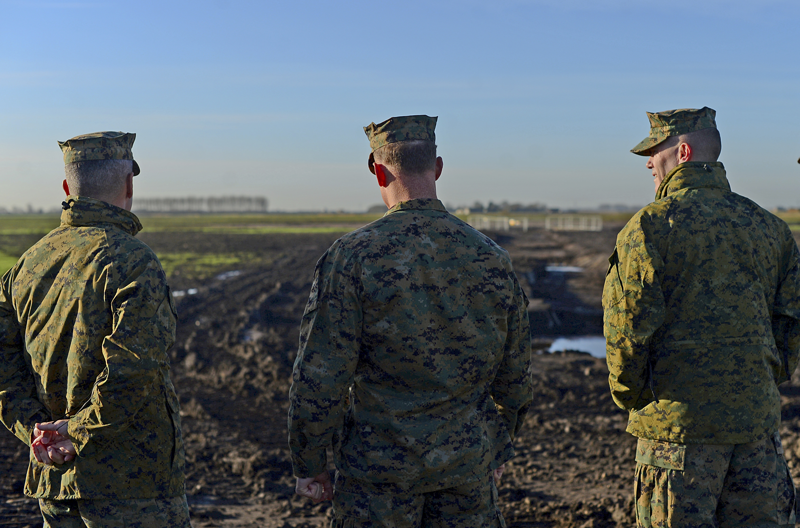 Leadership from 3rd Marine Aircraft Wing acknowledges 48th Fighter Wing ...