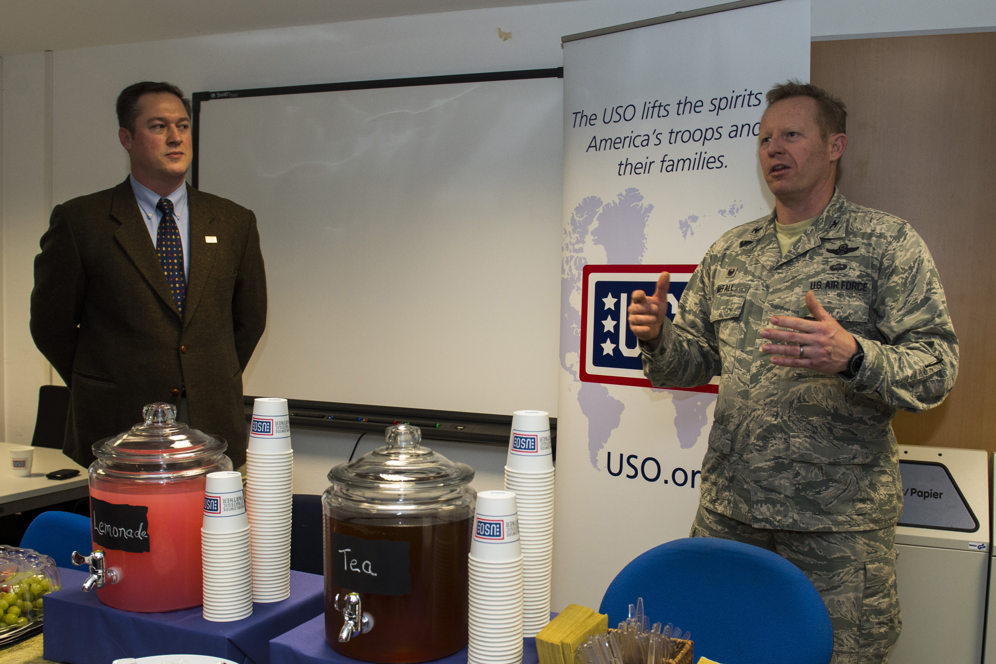 USO opens at Spangdahlem > Spangdahlem Air Base > Article Display