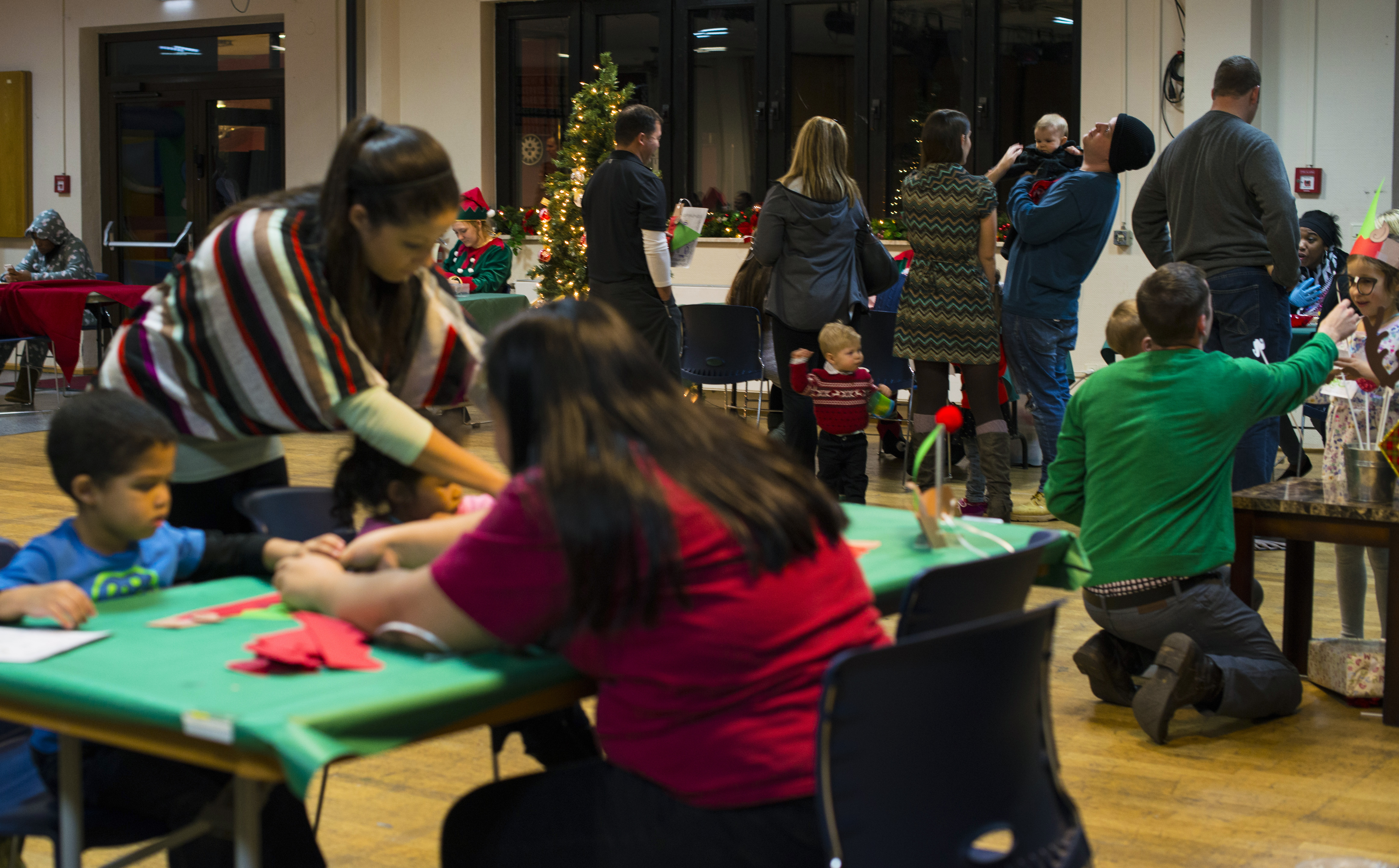 KMC kids gear up for Christmas at Elf Boot Camp > Ramstein Air Base ...