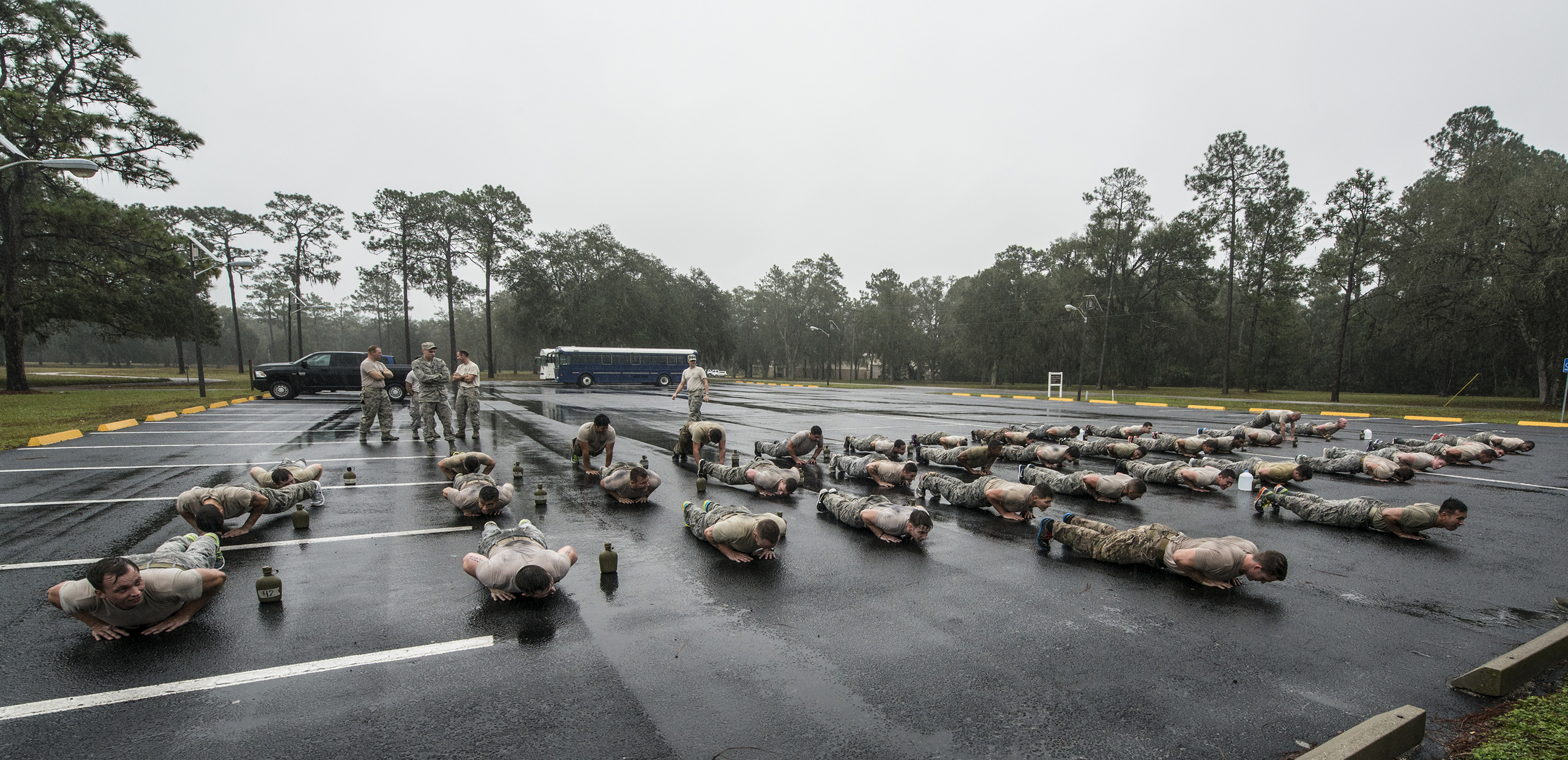 Airmen complete assessment to qualify for Army Air Assault School > Air ...