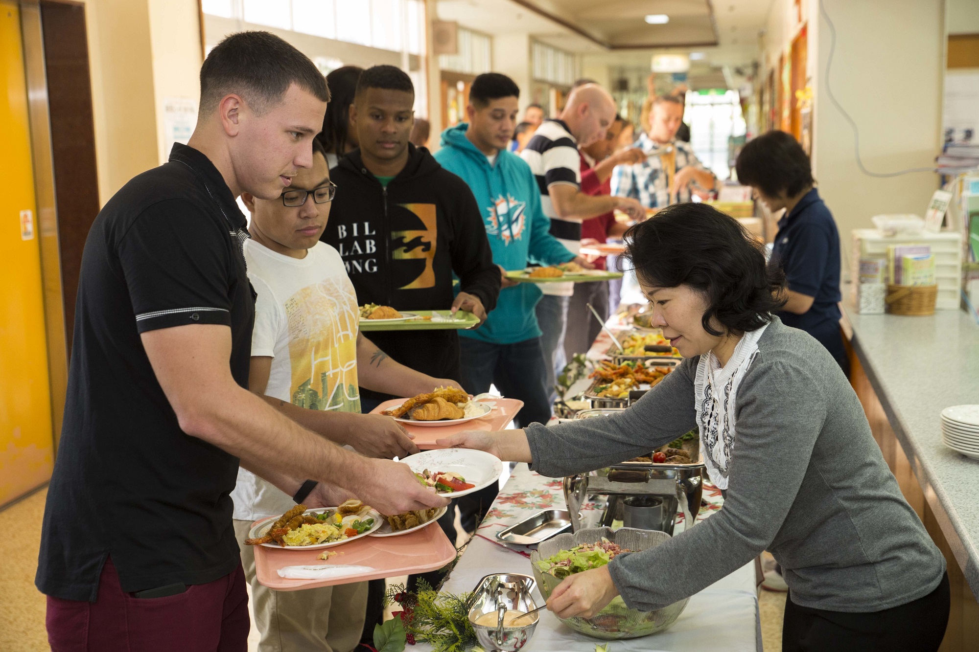 Hikariga Oka Nursing Home hosts Christmas party for 7th Comm. Bn.