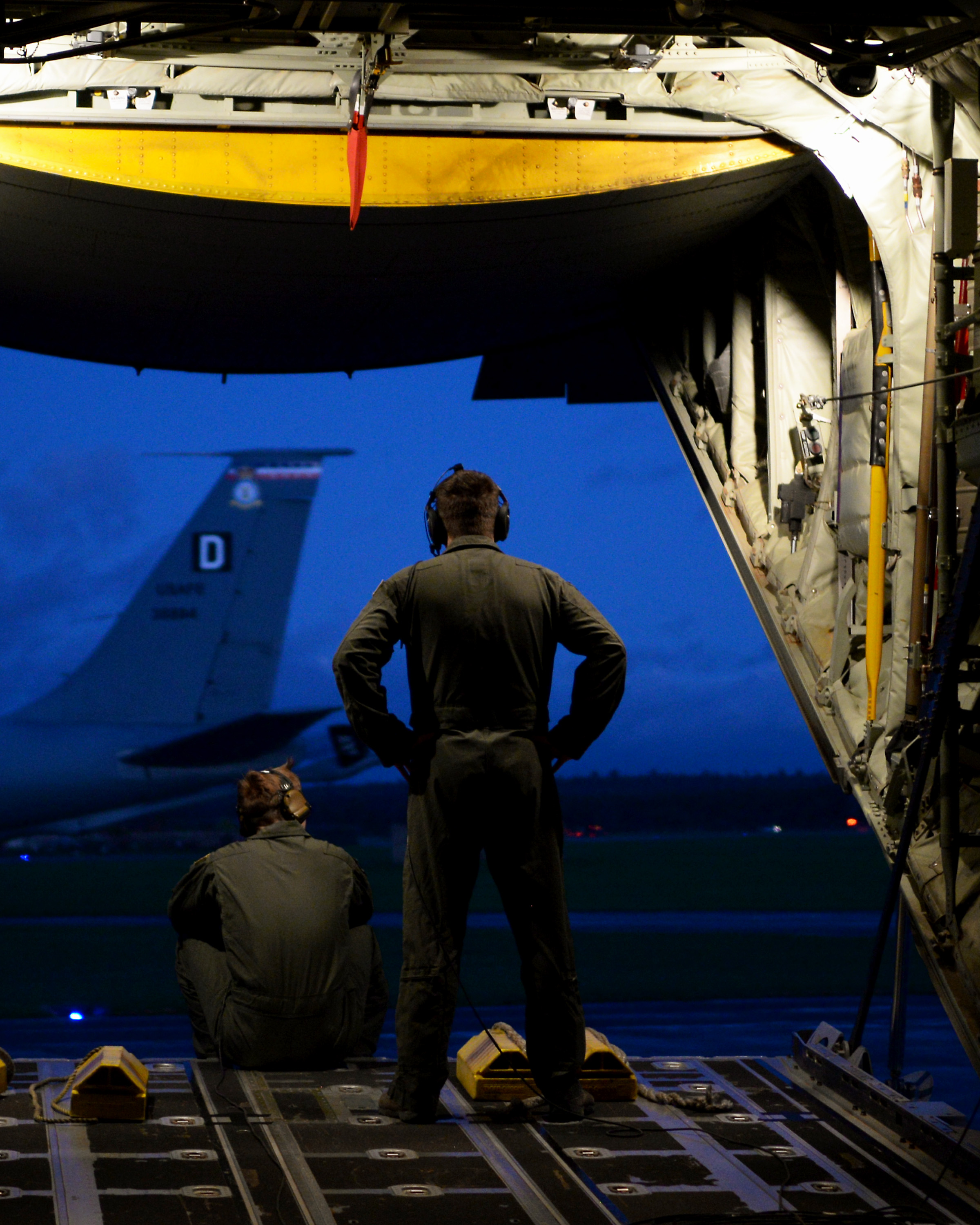 67th SOS team-up with 56th RS to conduct training > Air Force Special ...