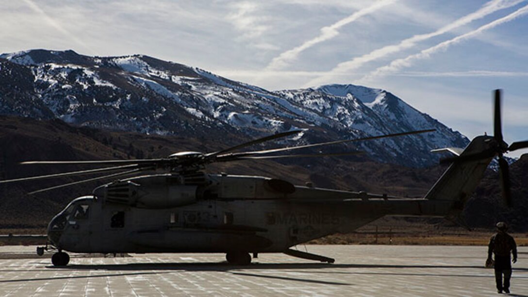 CLB-26 Marines work with HMH-466