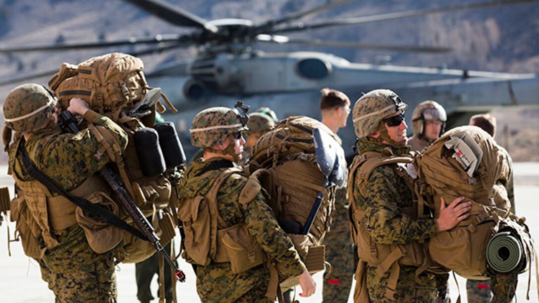 CLB-26 Marines work with HMH-466
