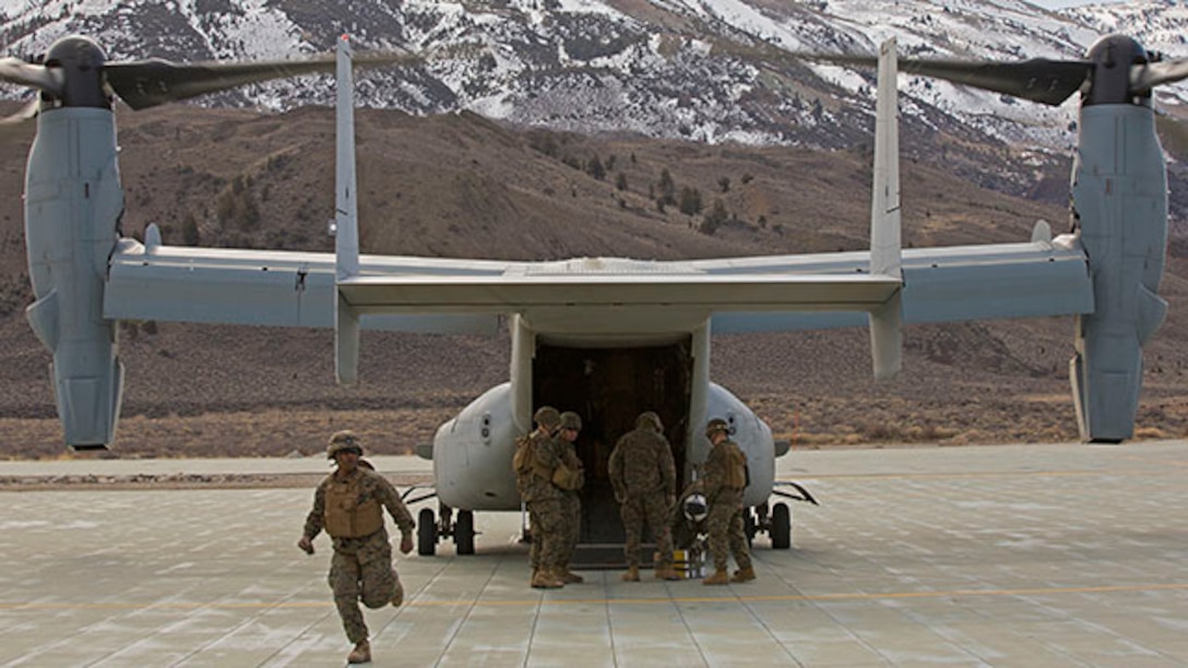 CLB-26 Marines work with VMM-268