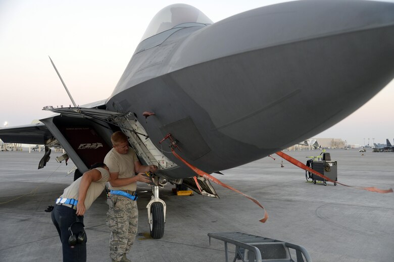 Airmen ensure F-22 provides lethal, decisive airpower > U.S. Air Forces ...
