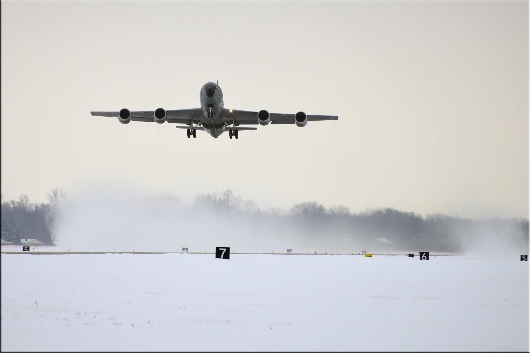 Snowy KC-135 Take-Off